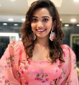 Kudumbasthan Actors, Cast & Crew » StarsUnfolded