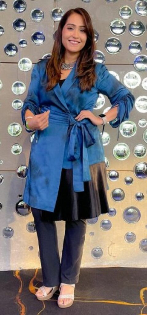 Shibani Bedi Height, Age, Boyfriend, Family, Biography & More ...