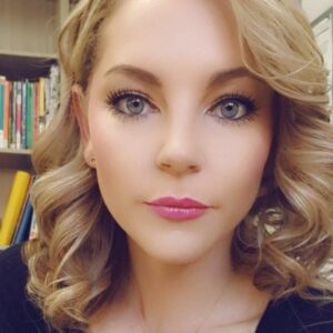 Laura Harris Height, Age, Husband, Family, Biography & More » StarsUnfolded