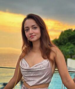 Shanvi Srivastava Height, Age, Boyfriend, Family, Biography & More ...