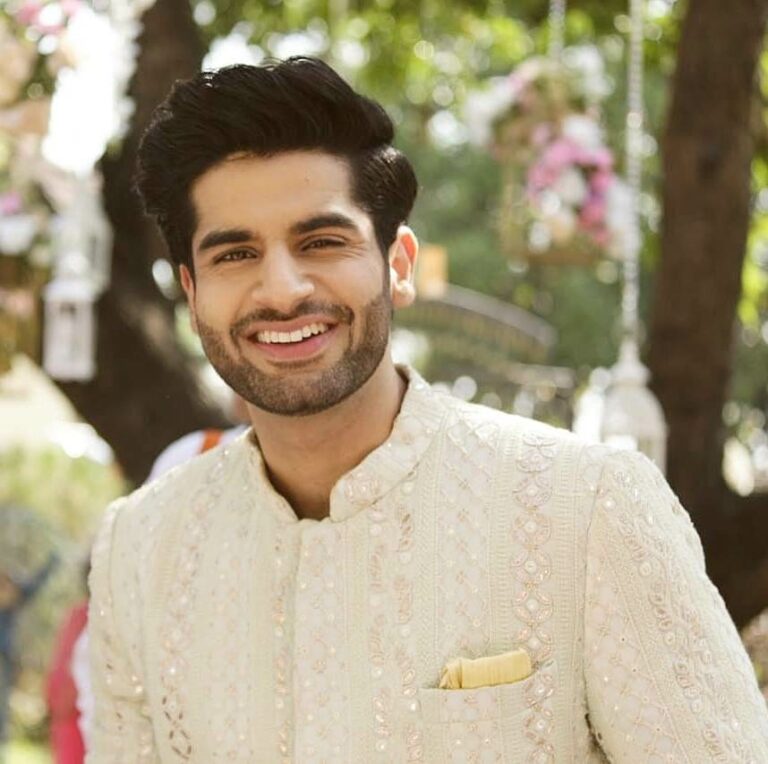 Tushar Dhembla Age, Girlfriend, Family, Biography & More » StarsUnfolded