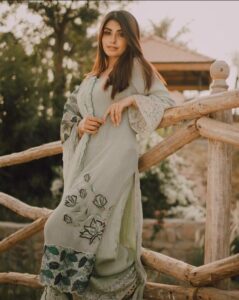 Twinkle Arora Age, Boyfriend, Family, Biography & More » StarsUnfolded