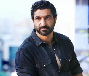 Daljeet Singh Kalsi Height, Age, Wife, Family, Biography & More ...