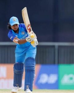 Dayalan Hemalatha Height, Age, Boyfriend, Husband, Children, Family ...