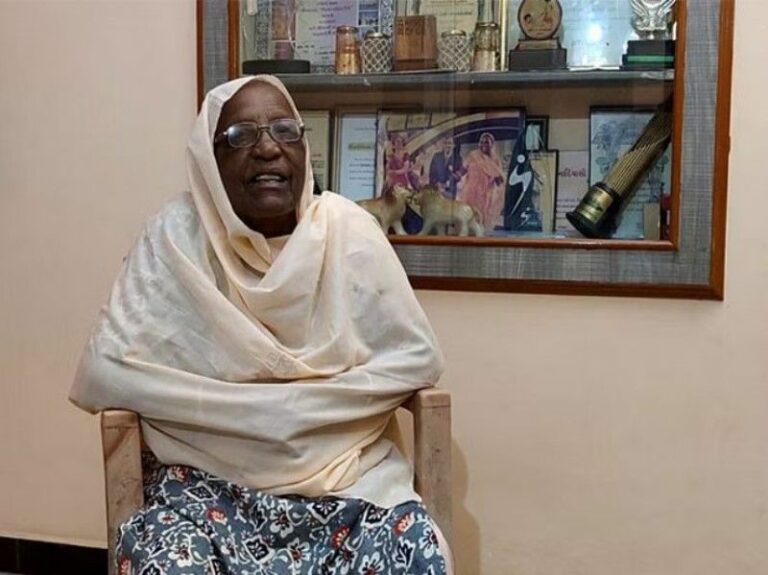Hirabai Ibrahim Lobi Caste, Husband, Children, Family, Biography & More ...