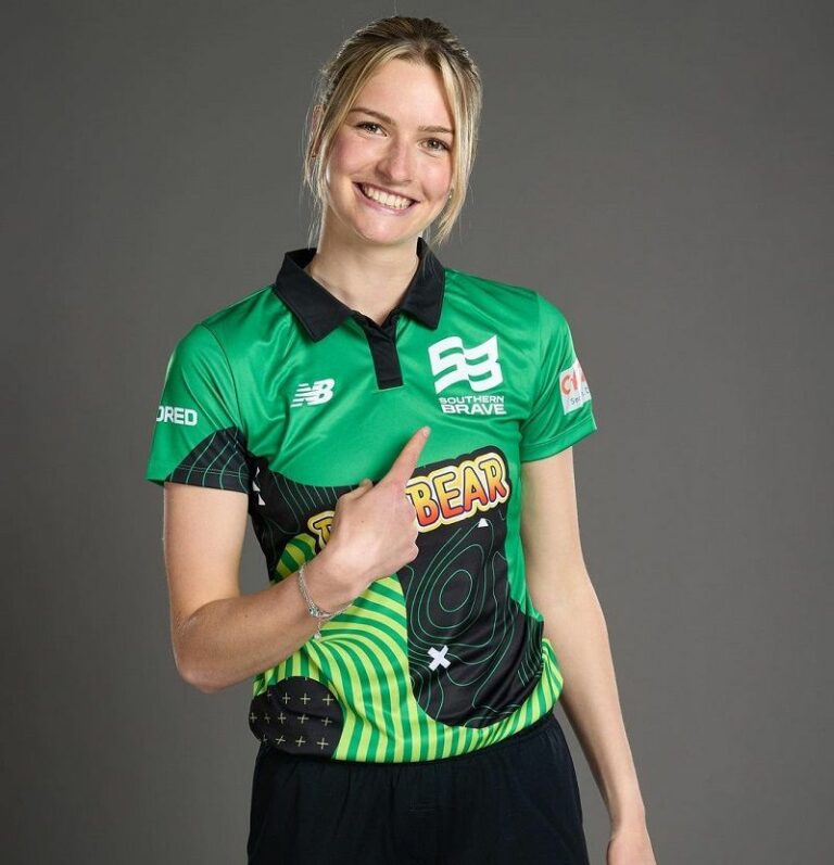 Lauren Bell Height, Age, Family, Biography & More » StarsUnfolded