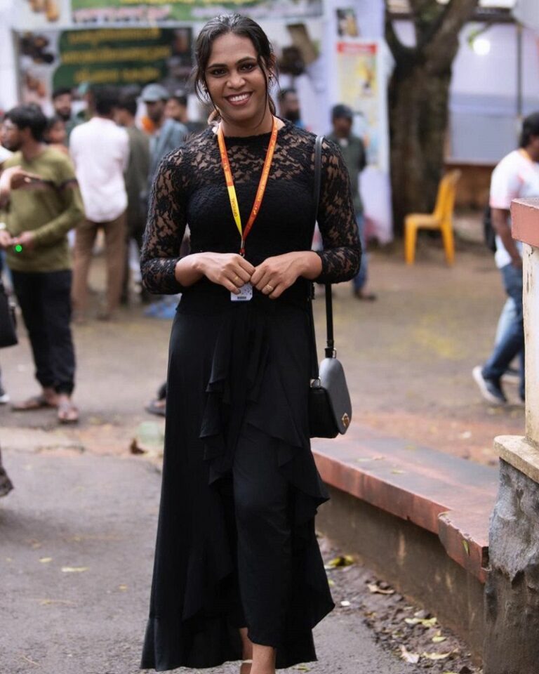 Nadira Mehrin Age, Boyfriend, Family, Biography & More » StarsUnfolded