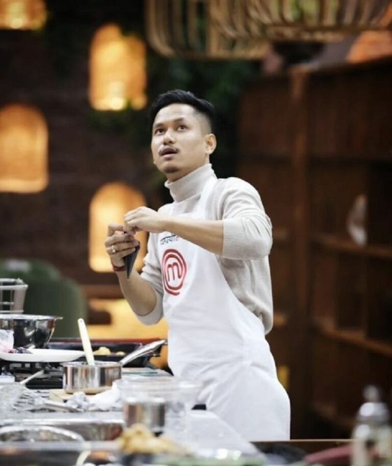 Nayanjyoti Saikia Age, Girlfriend, Family, Biography & More » StarsUnfolded