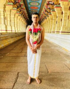 Prafull Billore (MBA Chai Wala) Age, Wife, Family, Biography & More » StarsUnfolded