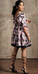 Anikha Surendran Age, Family, Biography & More » StarsUnfolded