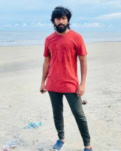 Kalaiyarasan Age, Wife, Family, Biography & More » StarsUnfolded