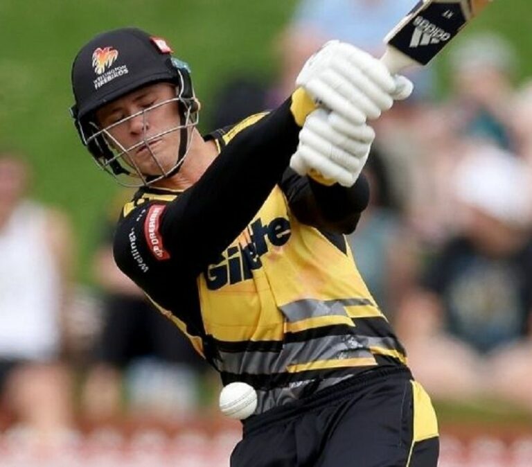 Michael Bracewell Height, Age, Wife, Children, Family, Biography & More ...