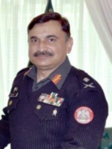 Lt. Gen. Fayyaz Hussain Shah Age, Wife, Family, Biography & More ...