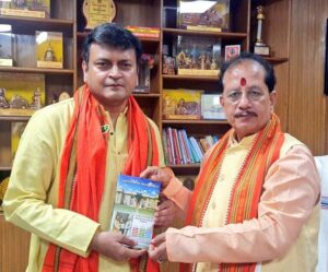 Ajay Alok Age, Caste, Wife, Children, Family, Biography & More » StarsUnfolded