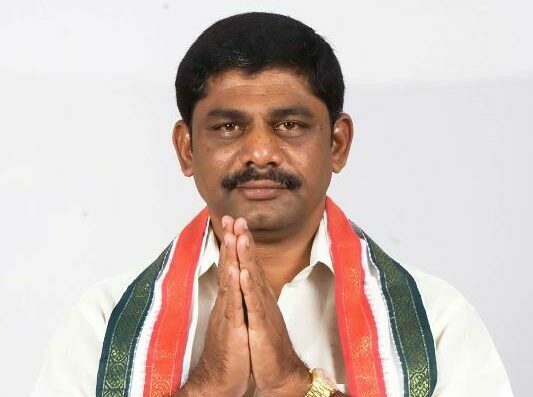 D. K. Suresh Age, Caste, Wife, Children, Family, Biography & More ...