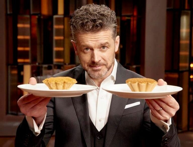 Naomi Watts Age, Boyfriend, Husband, Children, Family, Biography & More » StarsUnfolded