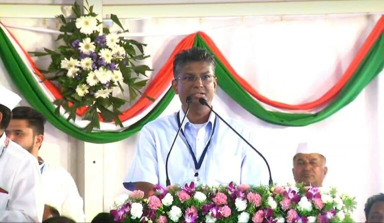 Satish Jarkiholi Age, Caste, Wife, Children, Family, Biography & More ...