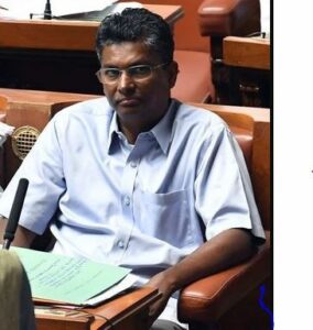 Satish Jarkiholi Age, Caste, Wife, Children, Family, Biography & More ...