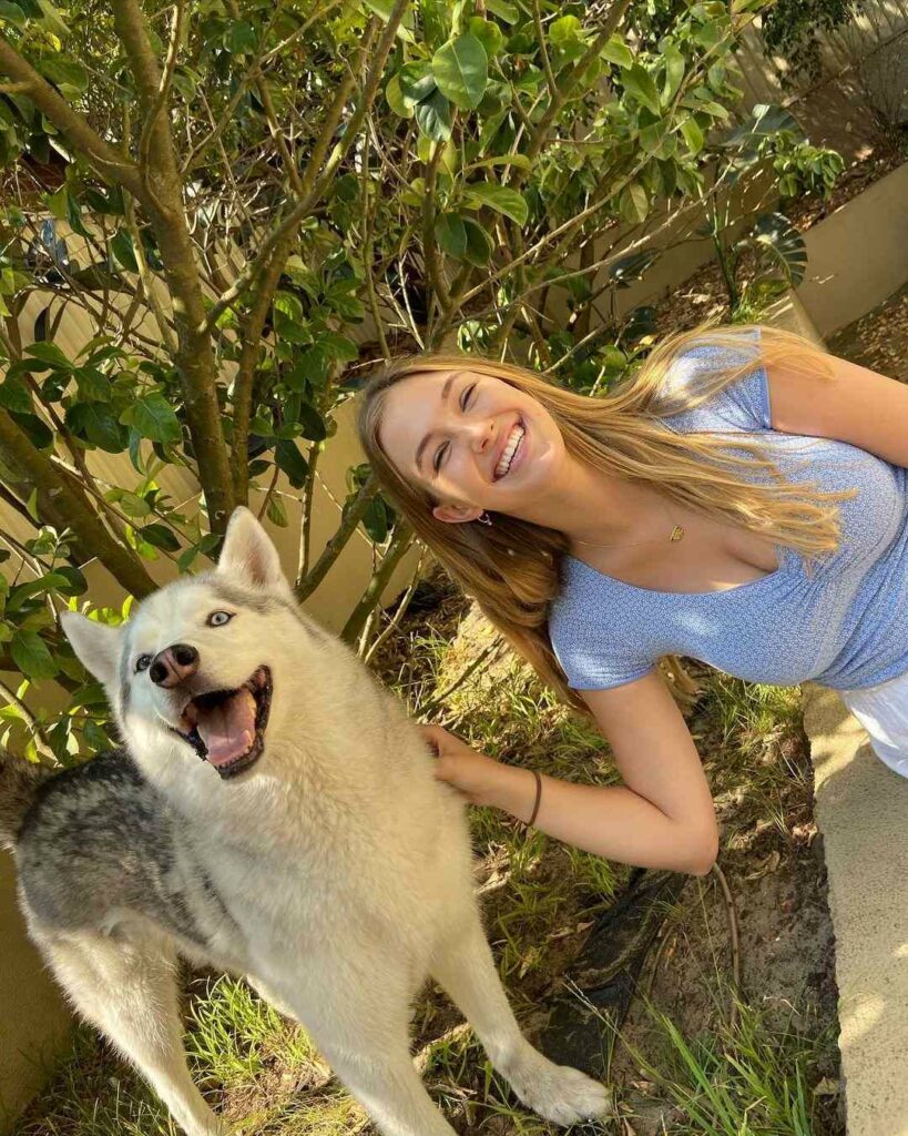 Sienna Weir Age, Death, Boyfriend, Family, Biography & More » StarsUnfolded