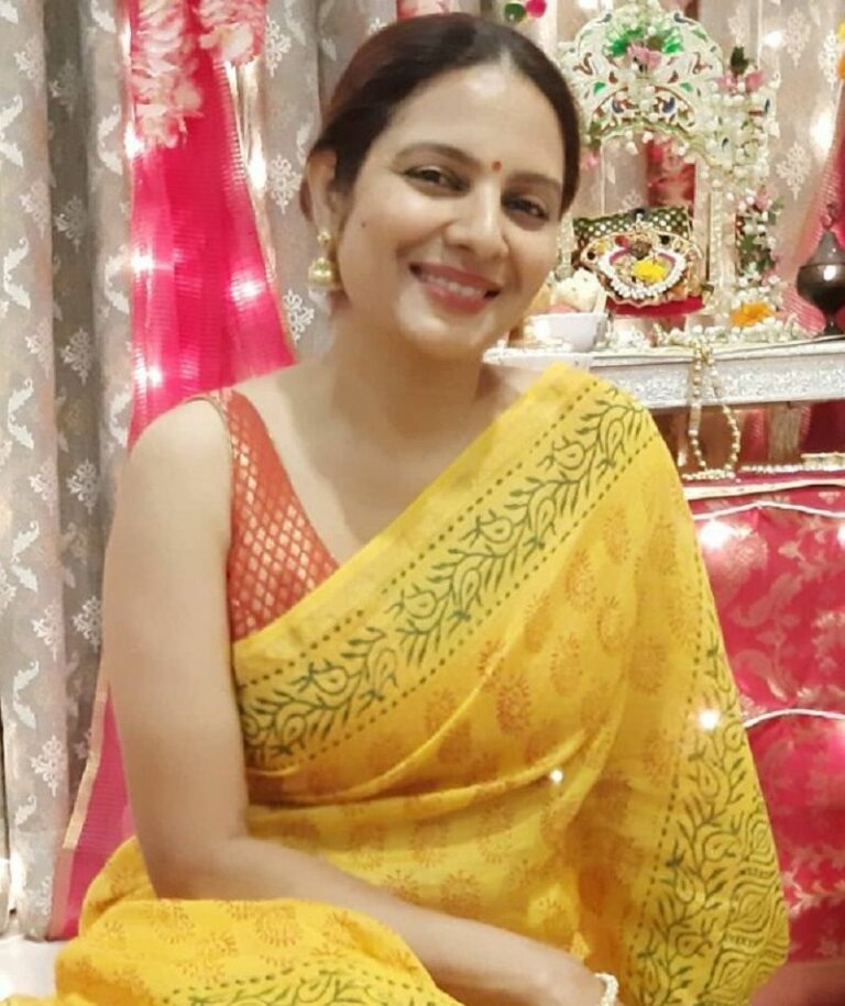 Sonal Jha Height, Age, Husband, Children, Family, Biography & More ...