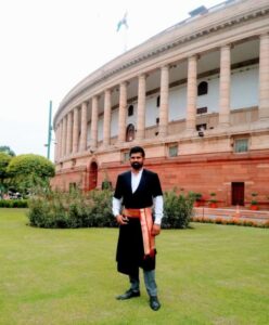 Pratap Simha Age, Caste, Wife, Family, Biography & More » StarsUnfolded