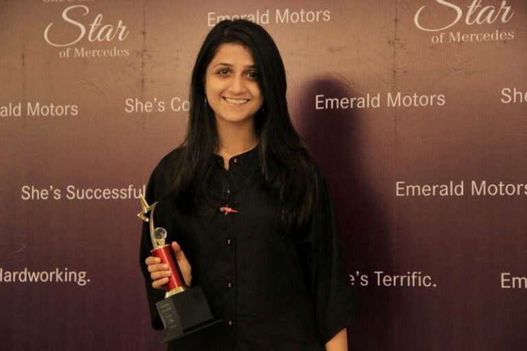 Aarohi Patel Age, Boyfriend, Family, Biography & More » StarsUnfolded