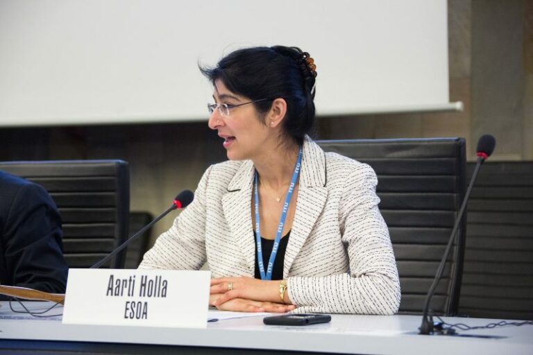 Aarti Holla-Maini Age, Husband, Family, Biography & More » StarsUnfolded