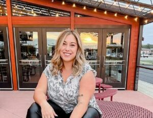 Alaina Scott Age, Husband, Family, Biography & More » StarsUnfolded