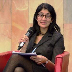 Aarti Holla-Maini Age, Husband, Family, Biography & More » StarsUnfolded