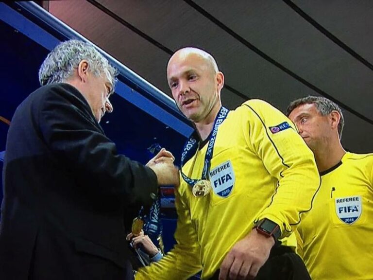 Anthony Taylor (Referee) Age, Wife, Family, Biography & More ...
