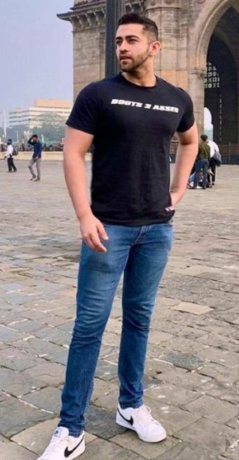 Mahir Pandhi Height, Age, Girlfriend, Family, Biography & More ...