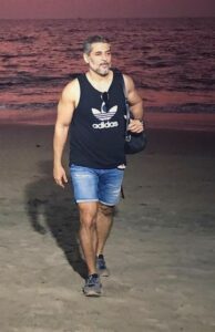 Tarun Arora Height, Age, Wife, Family, Biography & More » StarsUnfolded