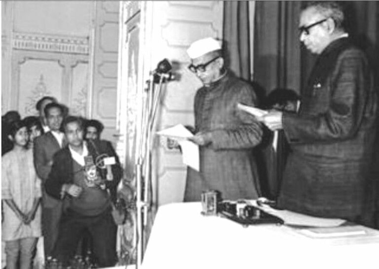 Chaudhary Charan Singh Age, Caste, Death, Wife, Children, Family ...