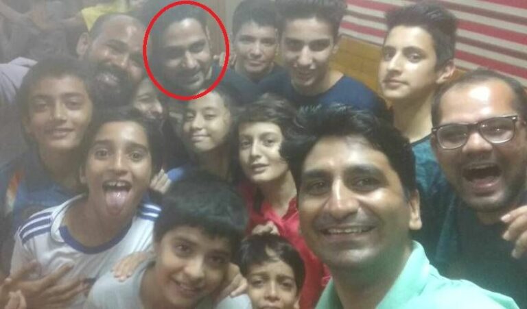 Mayank Dixit Age, Wife, Family, Biogrpahy & More » StarsUnfolded