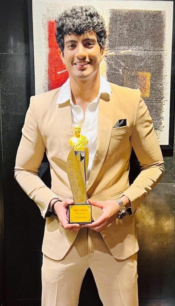 Palash Muchhal Height, Age, Girlfriend, Family, Biography » StarsUnfolded