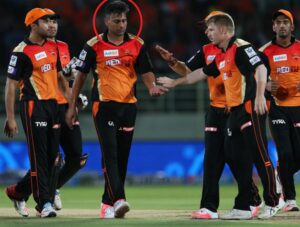 Praveen Kumar (Cricketer) Height, Age, Wife, Children, Family ...