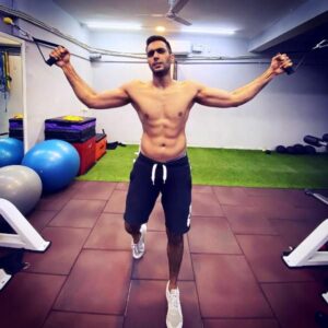 Ravinder Singh (Author) Age, Girlfriend, Wife, Family, Biography ...