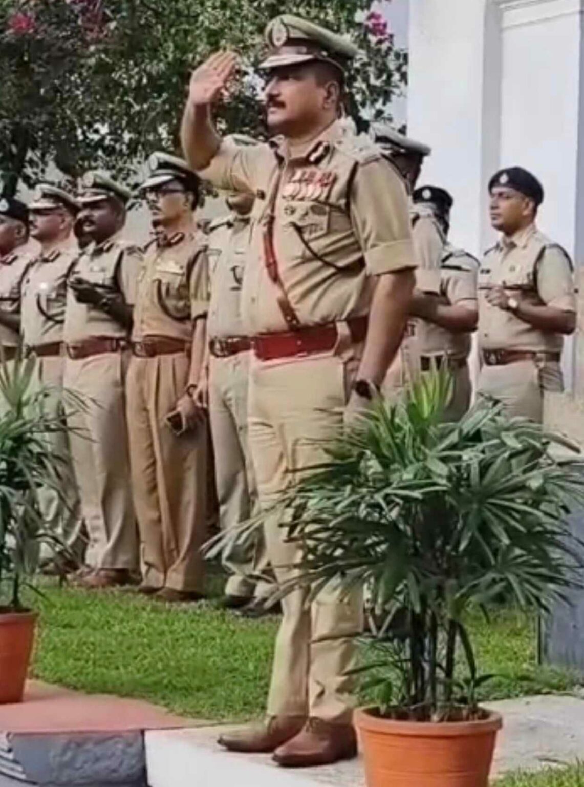 Sheikh Darvesh Saheb (IPS) Age, Wife, Children, Family, Biography & More » StarsUnfolded