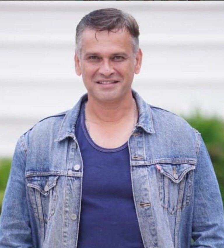 Sameer Dharmadhikari Age, Wife, Family, Biography & More » StarsUnfolded