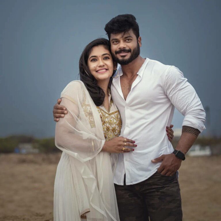 Sruthi Shanmuga Priya Height, Age, Husband, Family, Biography & More » StarsUnfolded