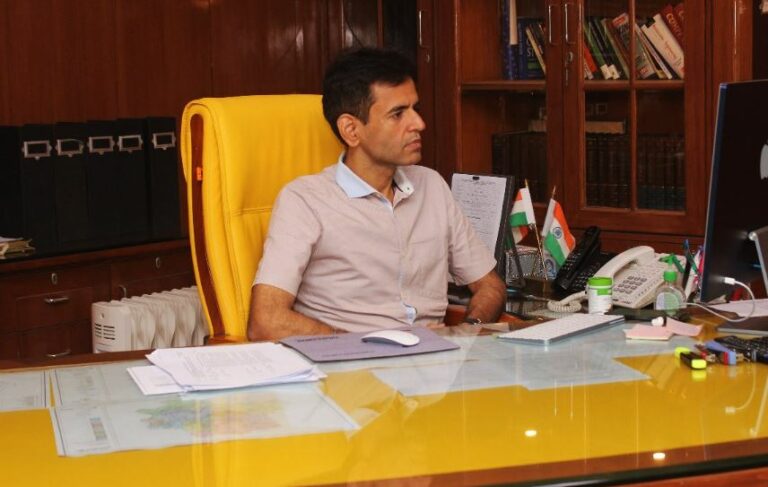 Udit Prakash Rai Age, Wife, Family, Biography & More » StarsUnfolded