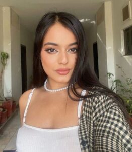 Zainab Raza Height, Age, Boyfriend, Family, Biography & More ...