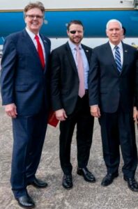 Dan Crenshaw Age, Wife, Family, Biography & More » StarsUnfolded