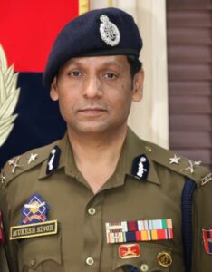 Mukesh Singh (IPS) Age, Wife, Family, Biography & More » StarsUnfolded
