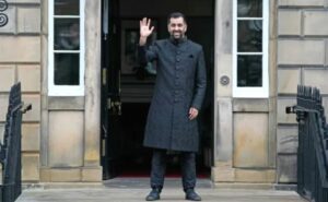Humza Yousaf Age, Caste, Wife, Family, Biography & More » StarsUnfolded