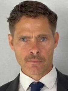 Mission Raniganj Actors, Cast & Crew » StarsUnfolded