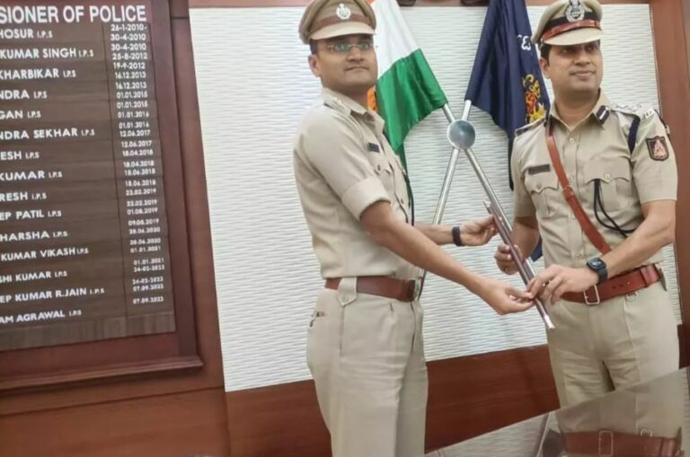 Anupam Agrawal (IPS) Age, Wife, Family, Biography & More » StarsUnfolded