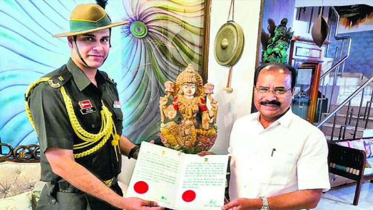 Nallu Indrasena Reddy Age, Wife, Family, Biography & More » StarsUnfolded