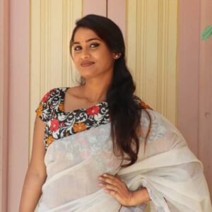 Poornima Ravi (Bigg Boss) Height, Age, Girlfriend, Family, Biography ...