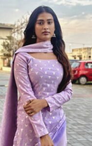 Poornima Ravi (Bigg Boss) Height, Age, Girlfriend, Family, Biography ...